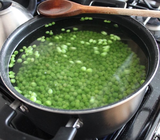 Recipe: Healthy Alfredo Shells and Peas – Domestocrat